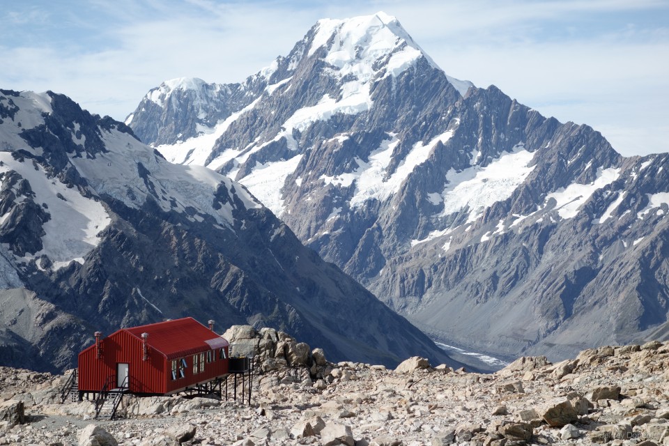 Life In The Mountains: Staying at the Mueller Hut, Mt. Cook, New ...